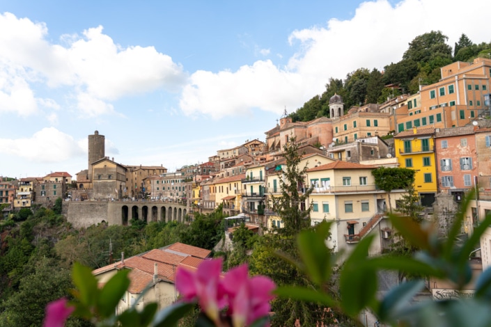 20 Beautiful Small Towns in Italy: Famous & Offbeat Spots